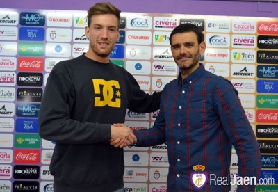 El portero Adrián Jiménez renueva dos temporadas con el Real Jaén