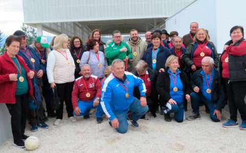 Peal de Becerro estrena nuevas instalaciones y nuevo club de bolos serranos