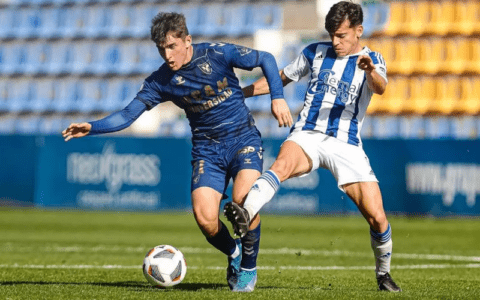 Isra Cano volverá a vestir la camiseta del Linares Deportivo